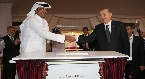 أردوغان يعتزم تطوير العلاقات مع قطر